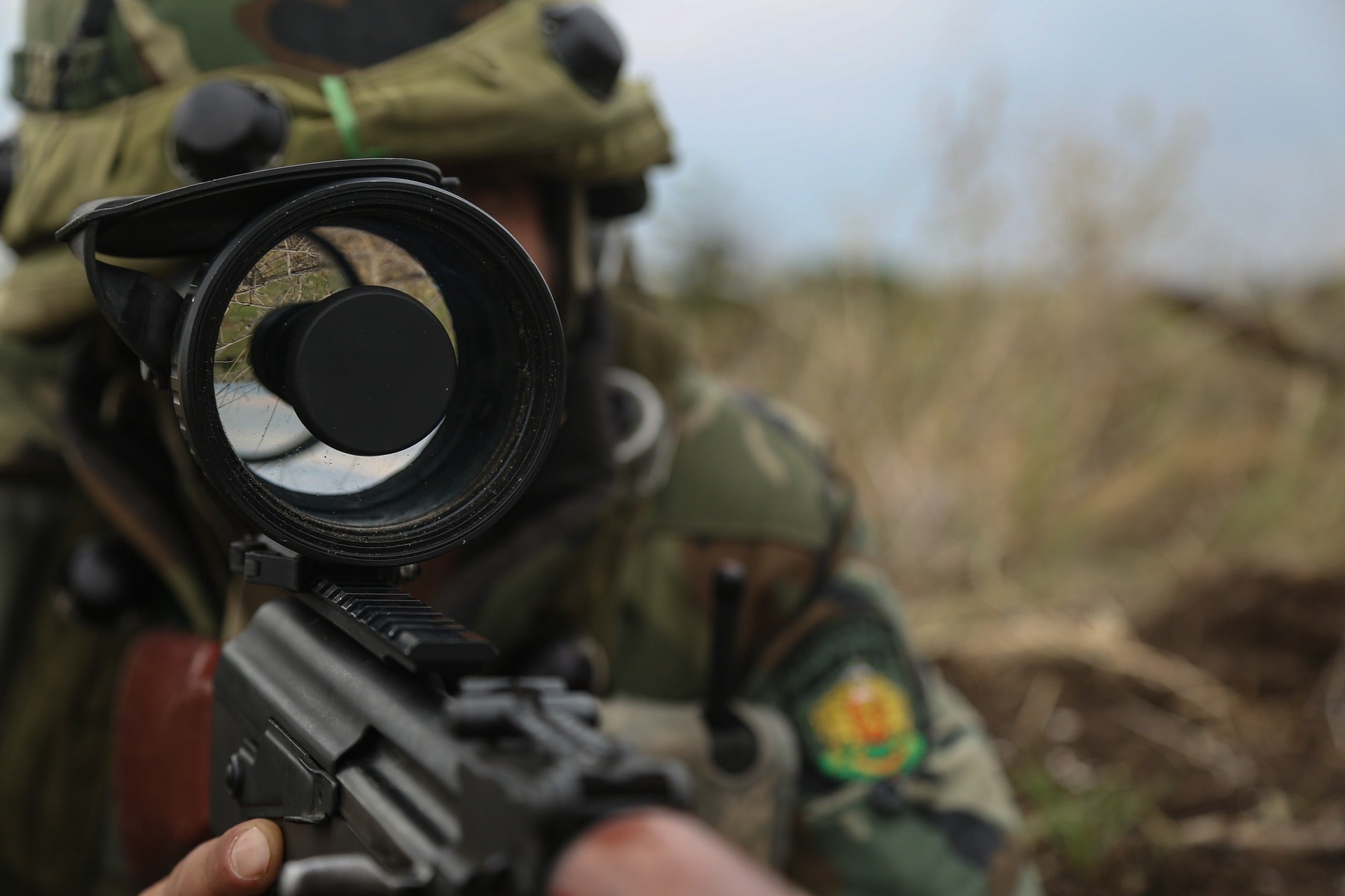 How to Clean and Maintain Your Tactical Scope – Feyachi